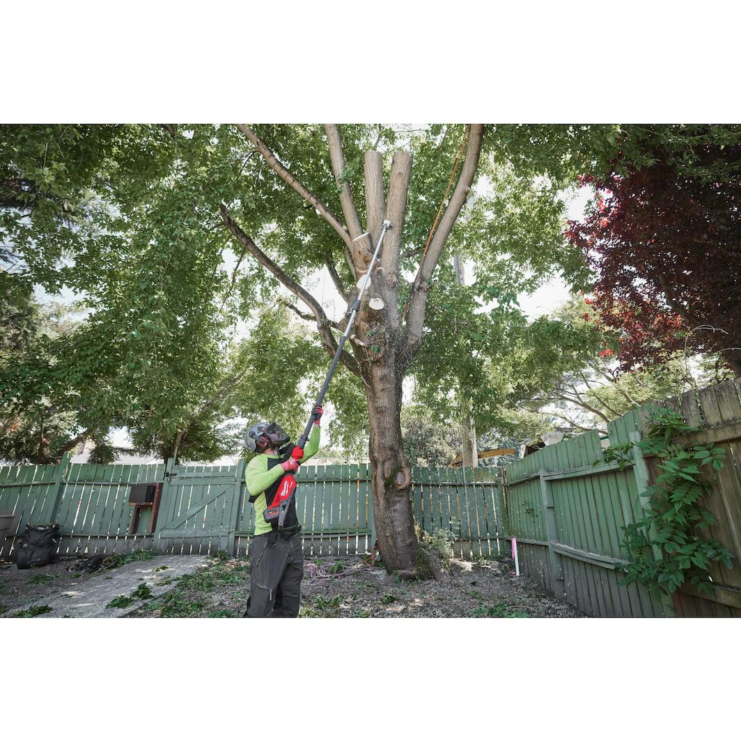 MILWAUKEE M18 FTPS30-121 FUEL tronçonneuse télescopique sans fil 30cm ...