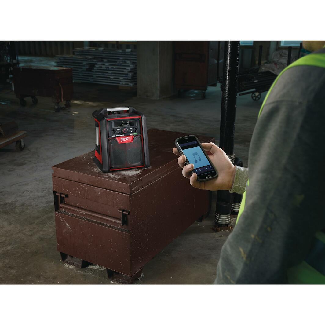 MILWAUKEE M18 RC-0 jobsite accu-radio met laadfunctie en Bluetooth ...