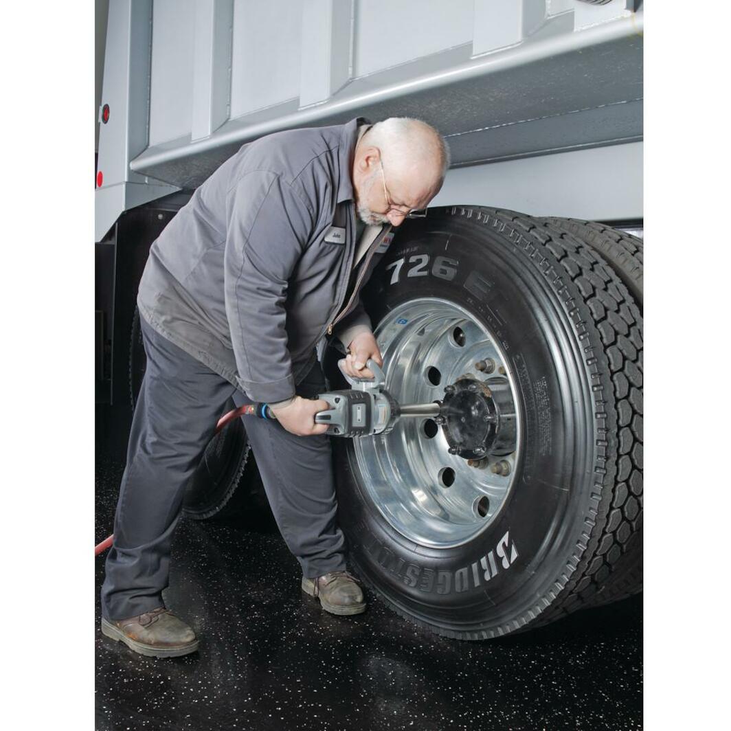 INGERSOLL RAND 285B-6 pneumatic impact spanner square 1" 2000Nm with 6 ...