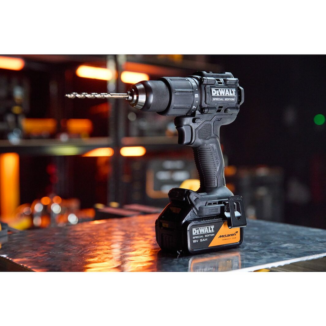 DEWALT DCD86MP2T-QW 18V XR McLaren Brushless Cordless Hammer Drill ...
