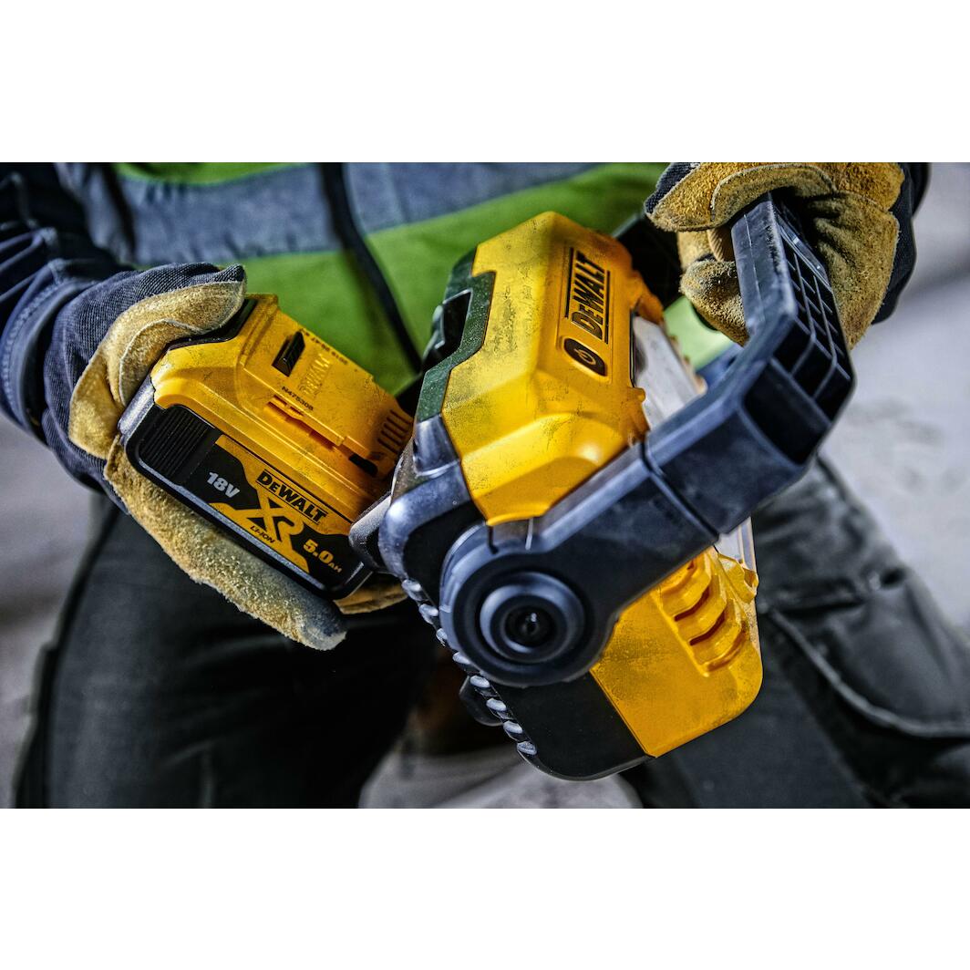DEWALT DCL077-XJ 18V XR LED compact cordless work lamp 2000 lumens ...