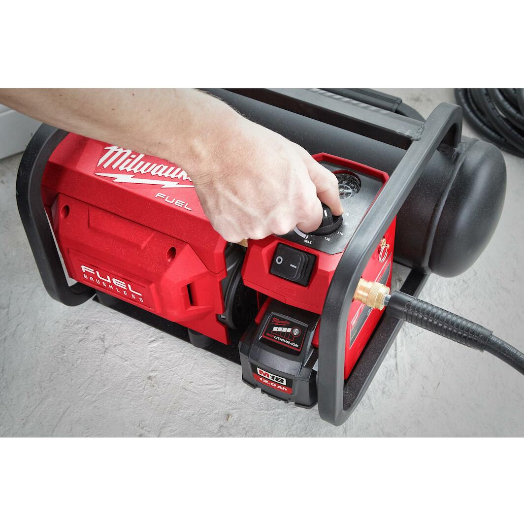 MILWAUKEE M18 FAC-0 CARBURANT Compresseur d'air rechargeable 48 l/min 9 ...