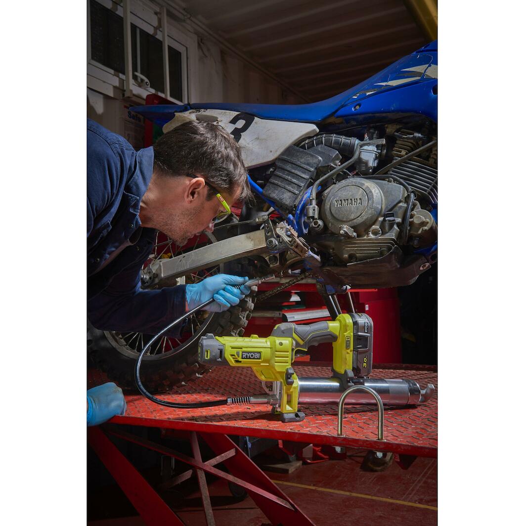 RYOBI R18GG-0 18V ONE+ cordless grease gun (without battery and charger ...