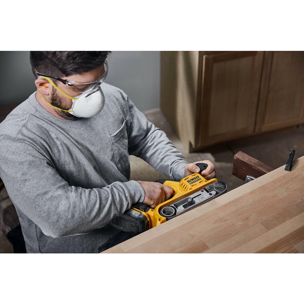 DEWALT DCW220N-XJ 18V XR Brushless cordless belt sander 75mm in box ...