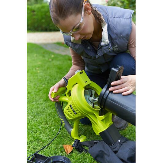 Ryobi 3000w electric blower vac store